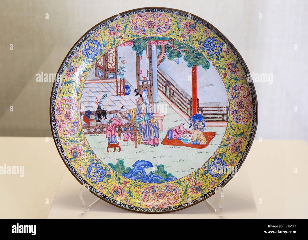 Emaille designs Stockfotos und -bilder Kaufen - Alamy