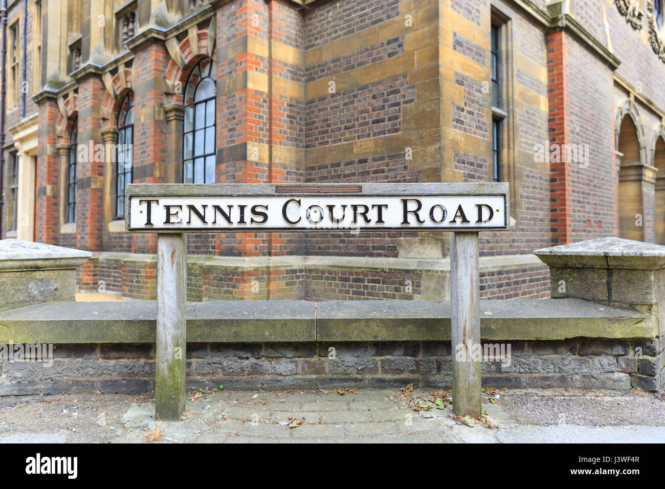 Funny road signs -Fotos und -Bildmaterial in hoher Auflösung – Alamy