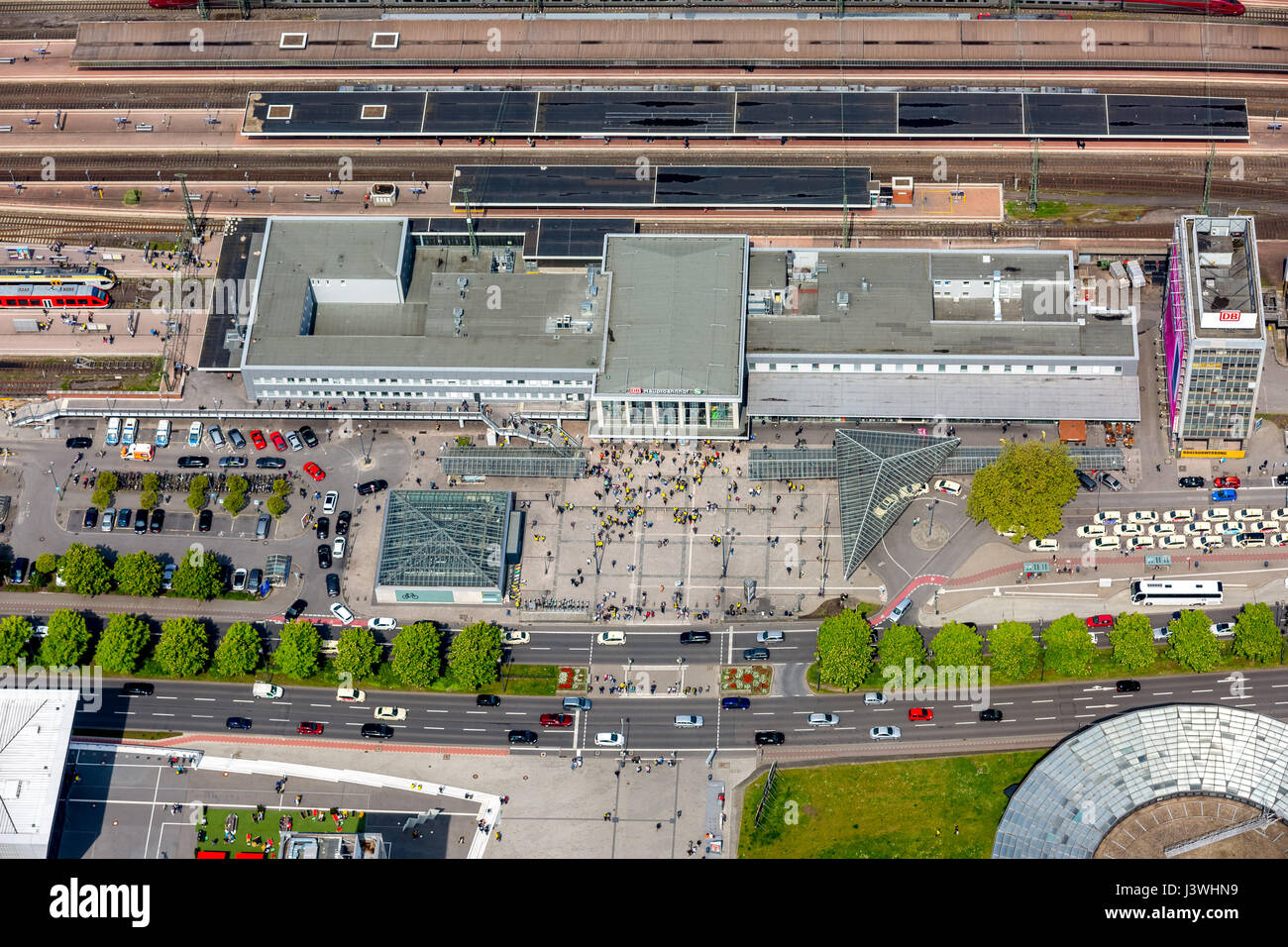 Fussball deutschland stadion fans -Fotos und -Bildmaterial in hoher ...