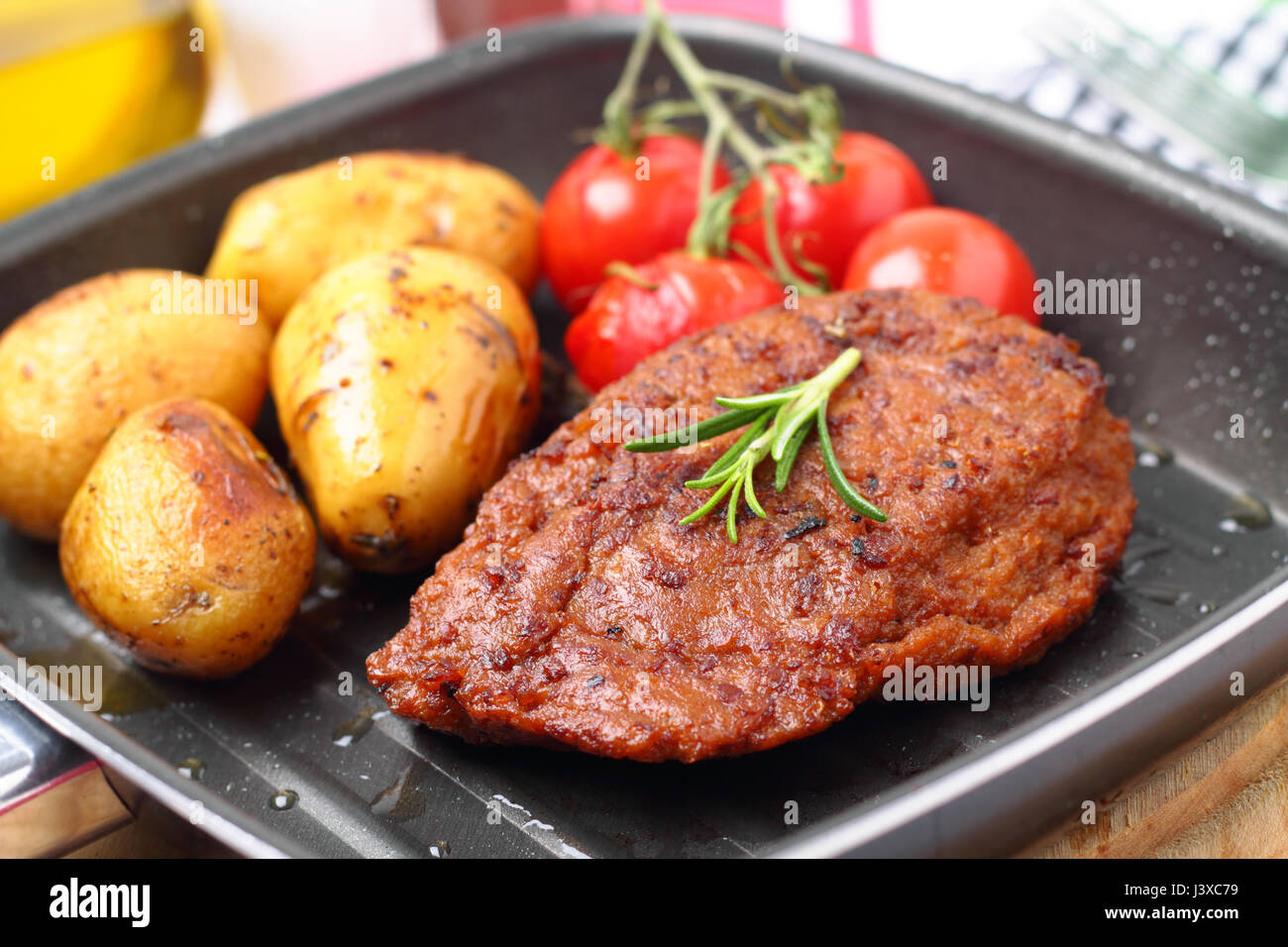 Veggie steak -Fotos und -Bildmaterial in hoher Auflösung – Alamy
