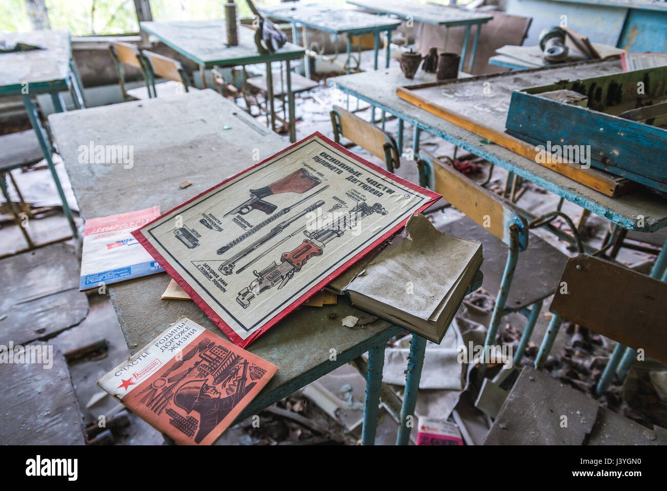 Lehrmittel in High School Nr. 2 in Pripyat ghost Stadt Chernobyl ...