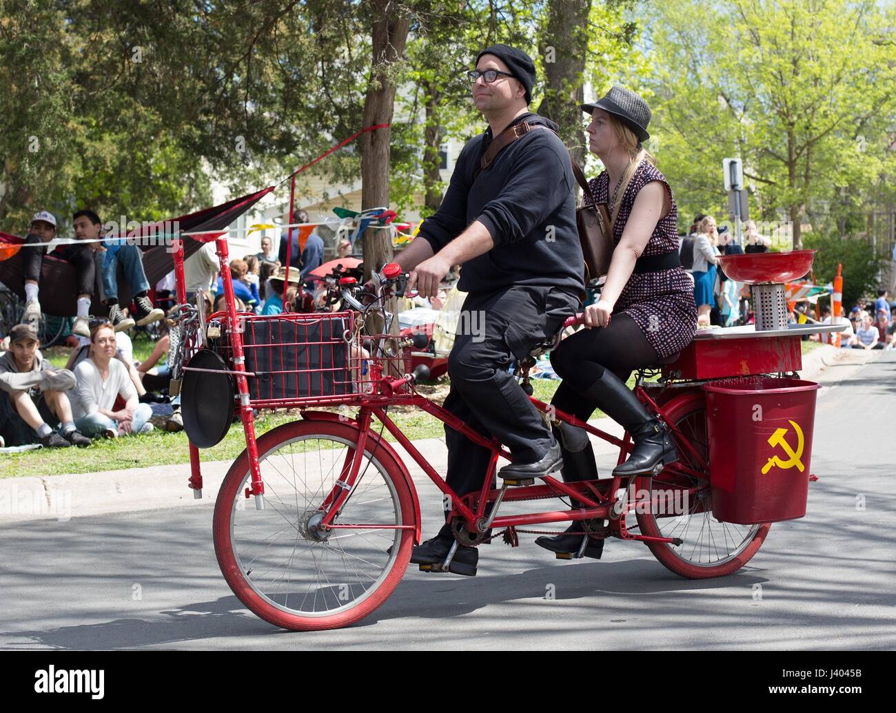 Tandem symbol -Fotos und -Bildmaterial in hoher Auflösung – Alamy