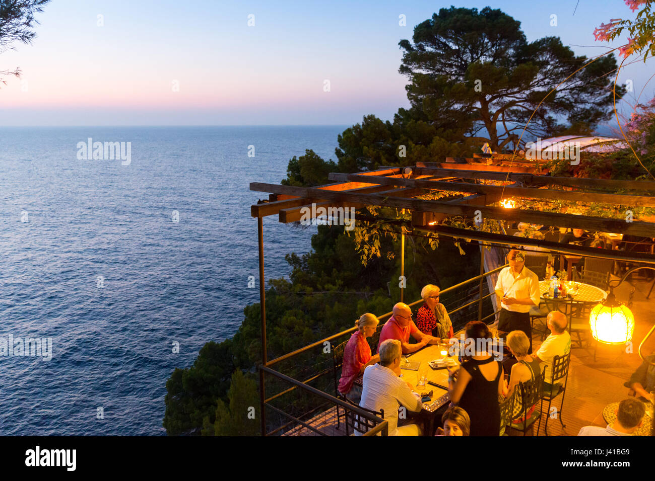 Restaurant nautilus -Fotos und -Bildmaterial in hoher Auflösung – Alamy