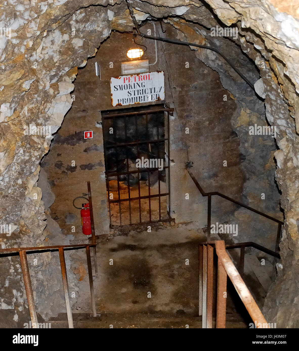 Die Burg von Duino, in der Nähe von Triest. Die Bunker während des ...