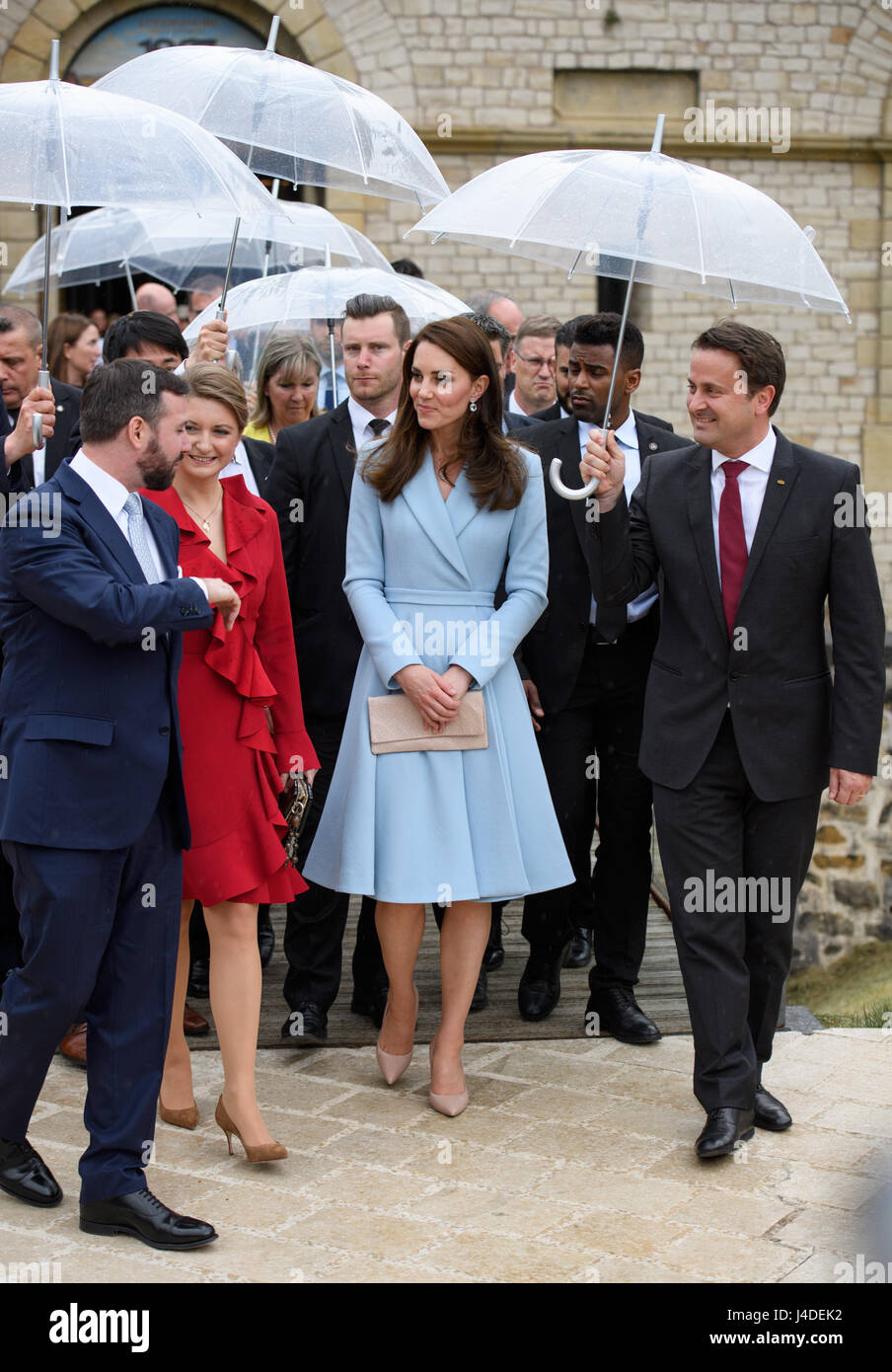 Die Herzogin von Cambridge mit Krone Prinz Guillaume von Luxemburg ...