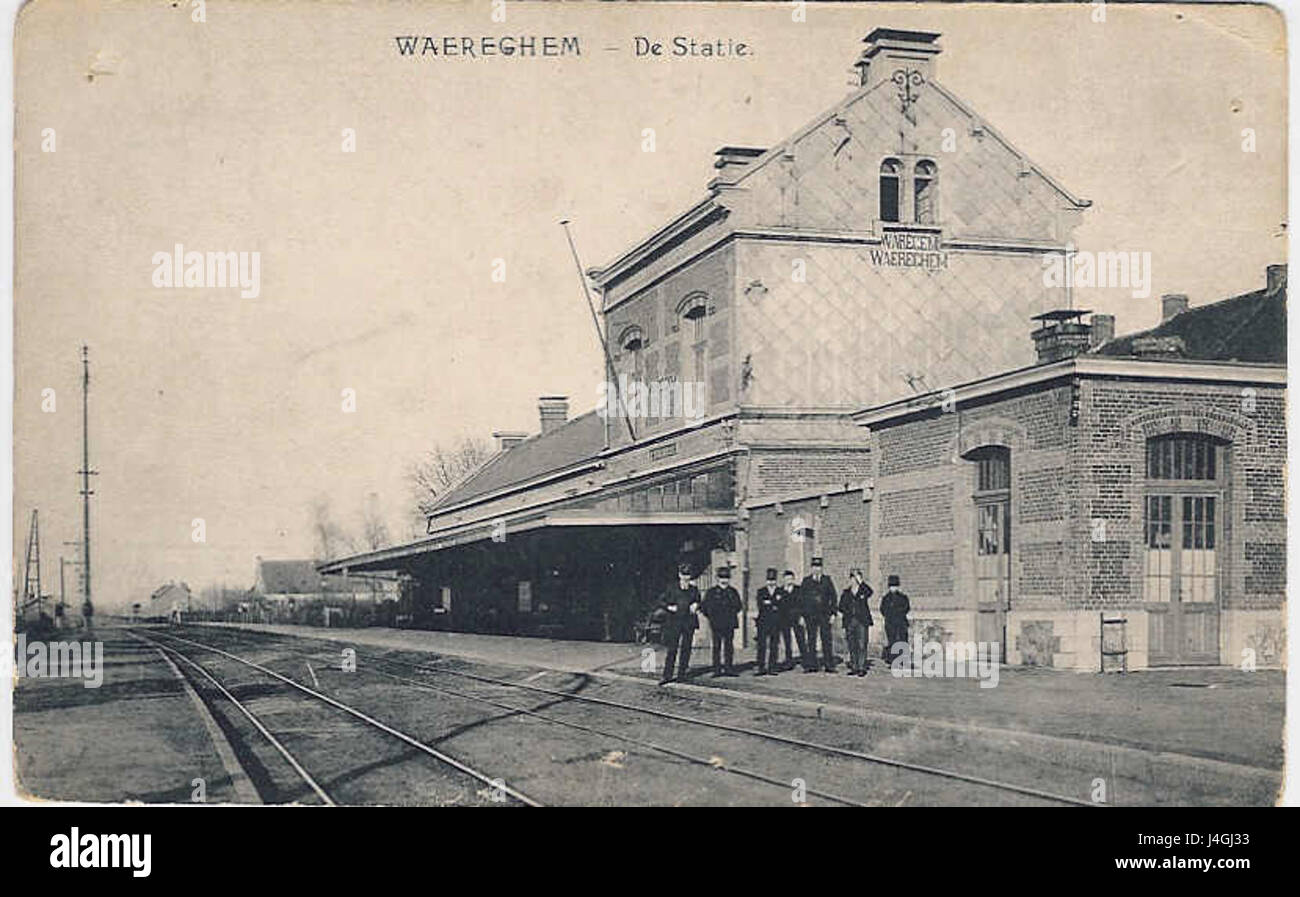 Dies bezieht sich auf eine Postkarte, die den Bahnhof in Waregem ...