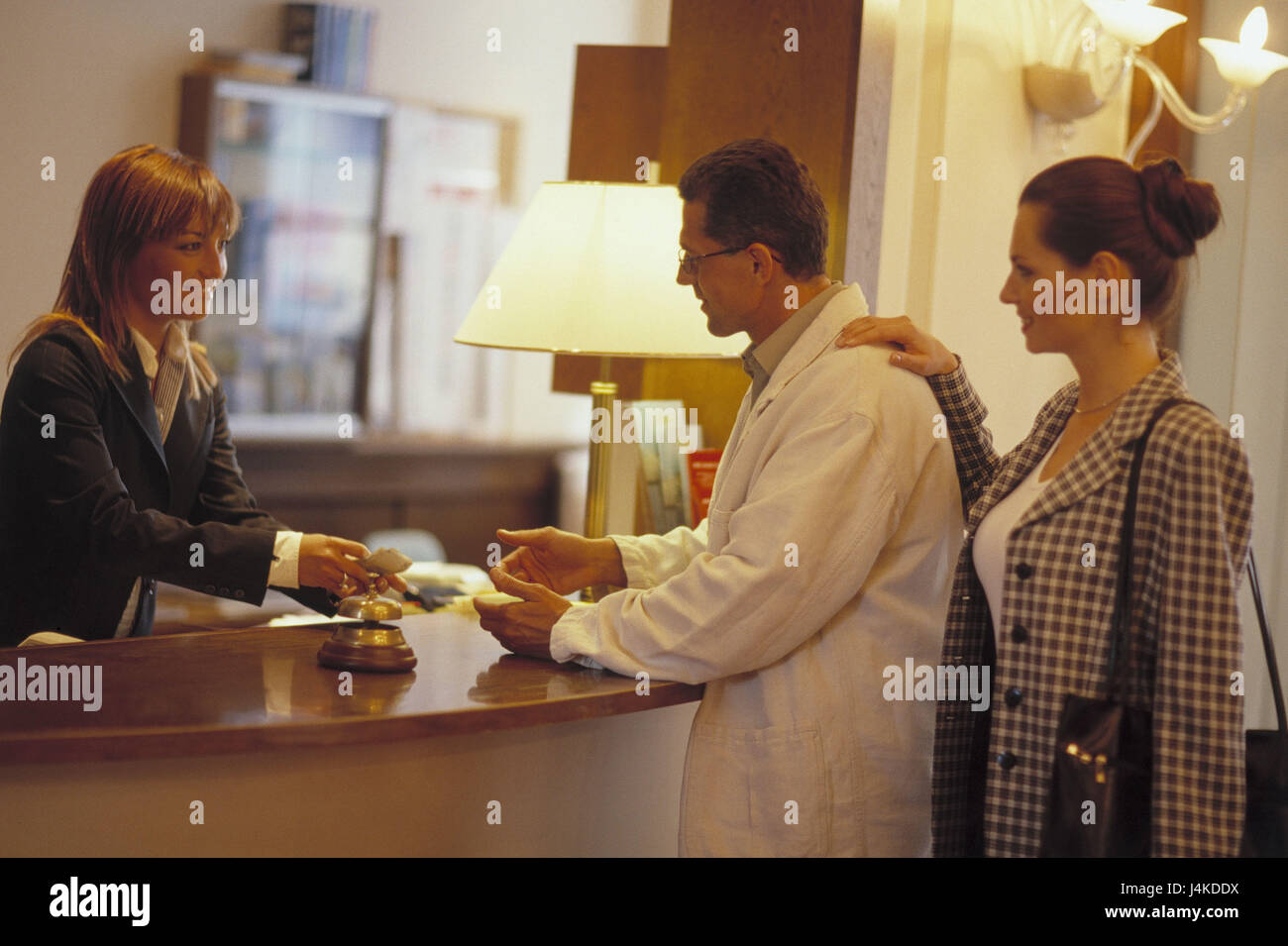 Hotel auschecken -Fotos und -Bildmaterial in hoher Auflösung – Alamy