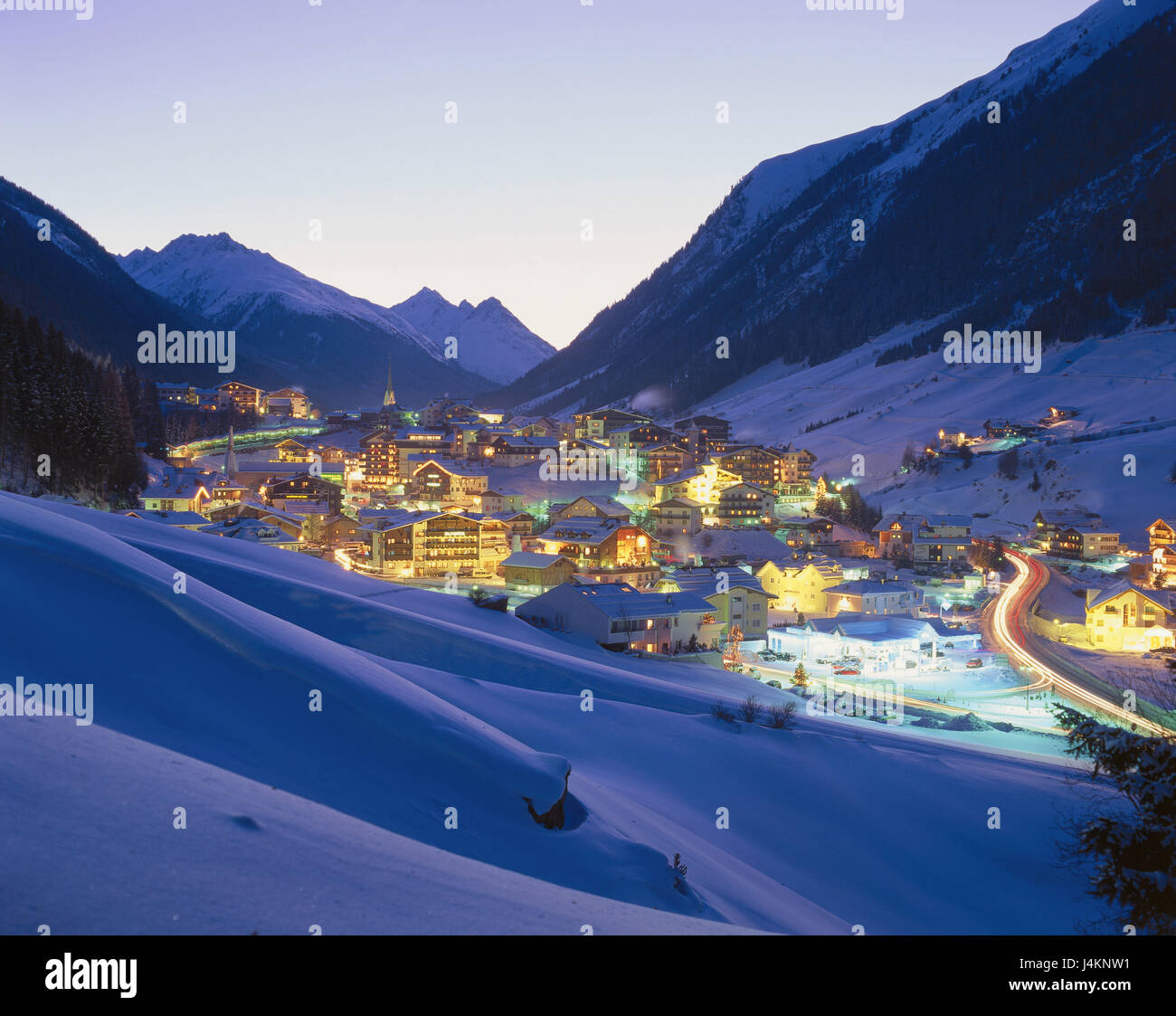 Österreich, Tirol, Paznaun, Ischgl, lokale Übersicht, Winter, abends ...