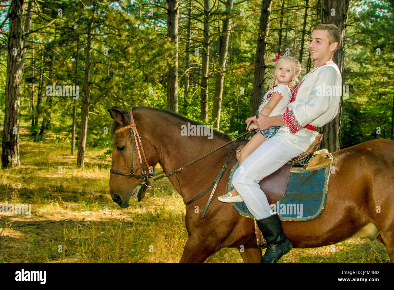 Reitende mädchen -Fotos und -Bildmaterial in hoher Auflösung – Alamy