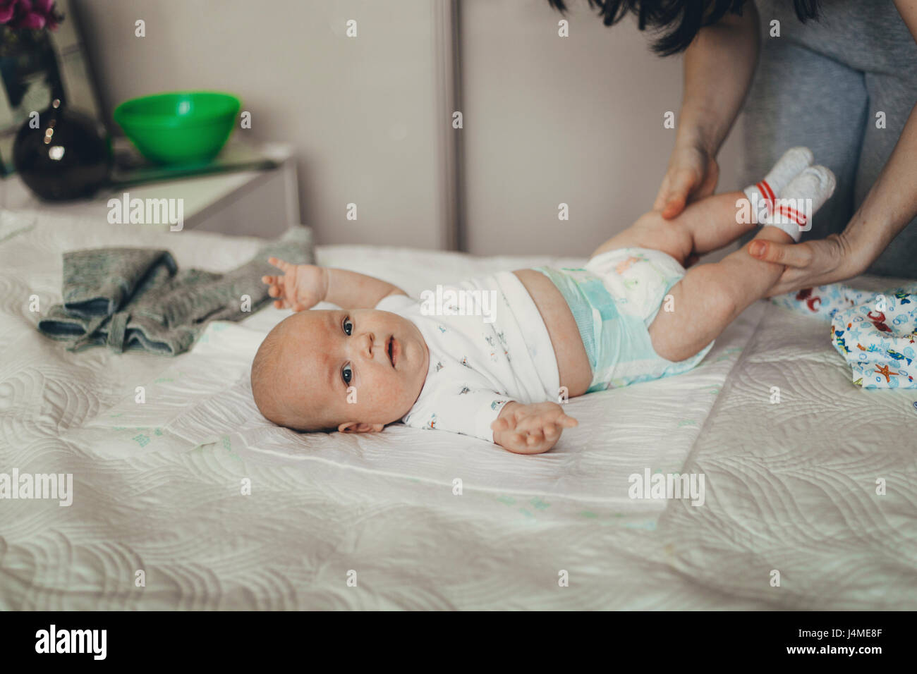 Volle windel boy -Fotos und -Bildmaterial in hoher Auflösung – Alamy