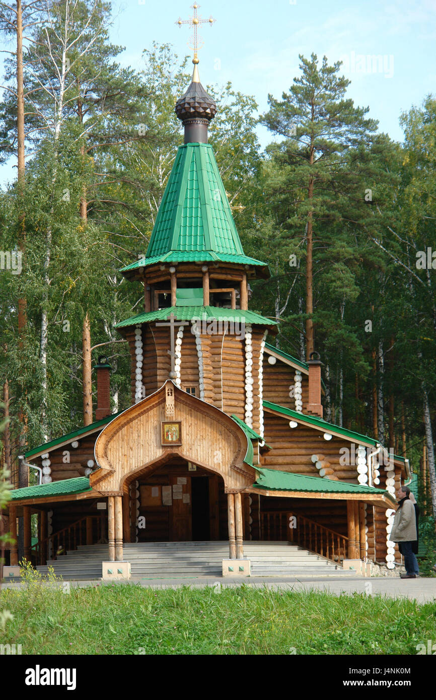 Russland, nahe Jekaterinburg Ganina Jama Kreuzgang, neue Holzkirche ...