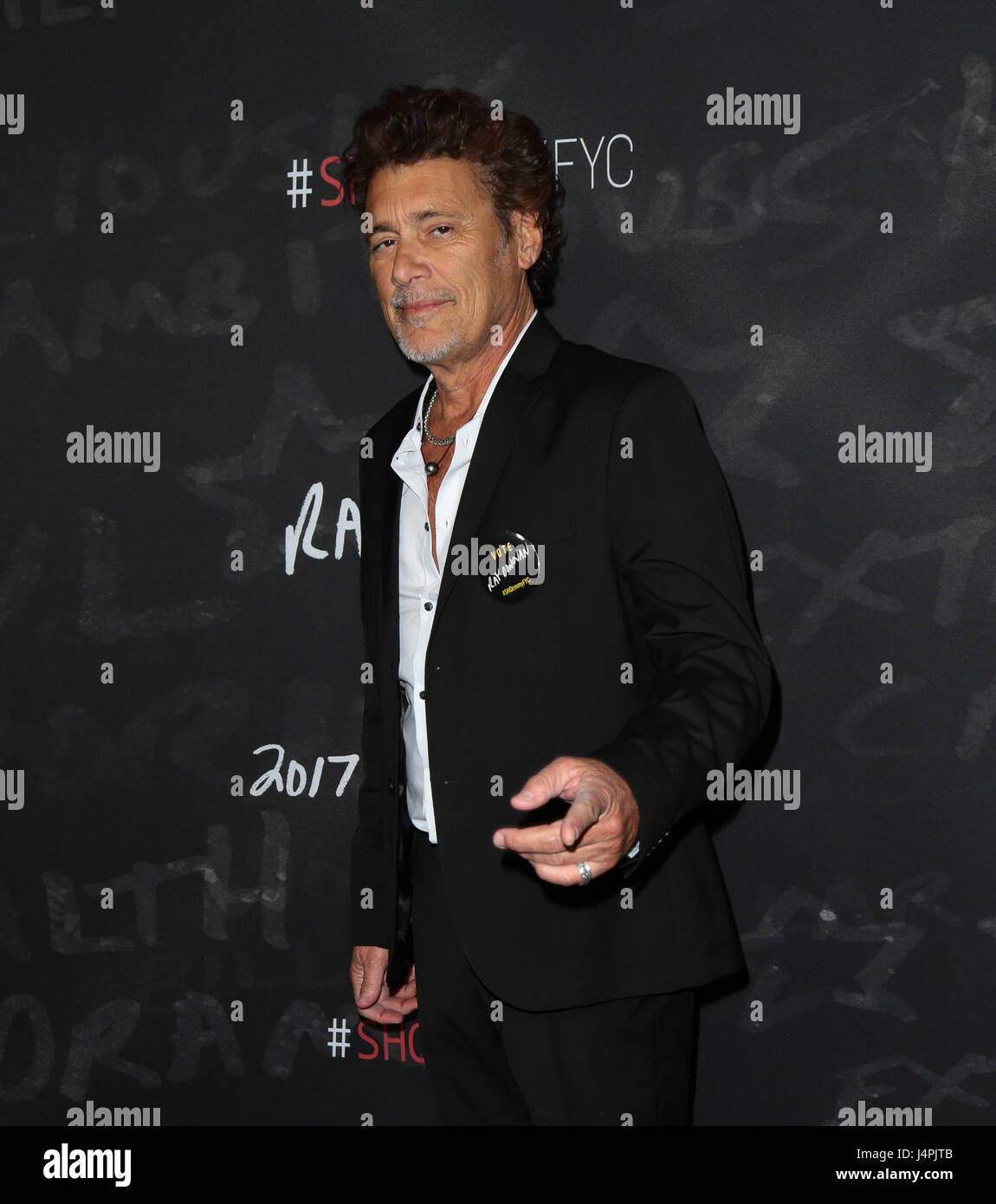 Spielzeiten ray donovan -Fotos und -Bildmaterial in hoher Auflösung – Alamy