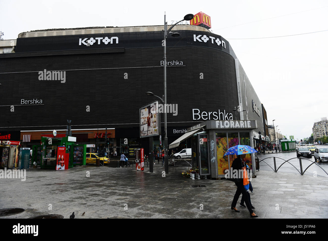Bucharest shopping centre -Fotos und -Bildmaterial in hoher Auflösung ...