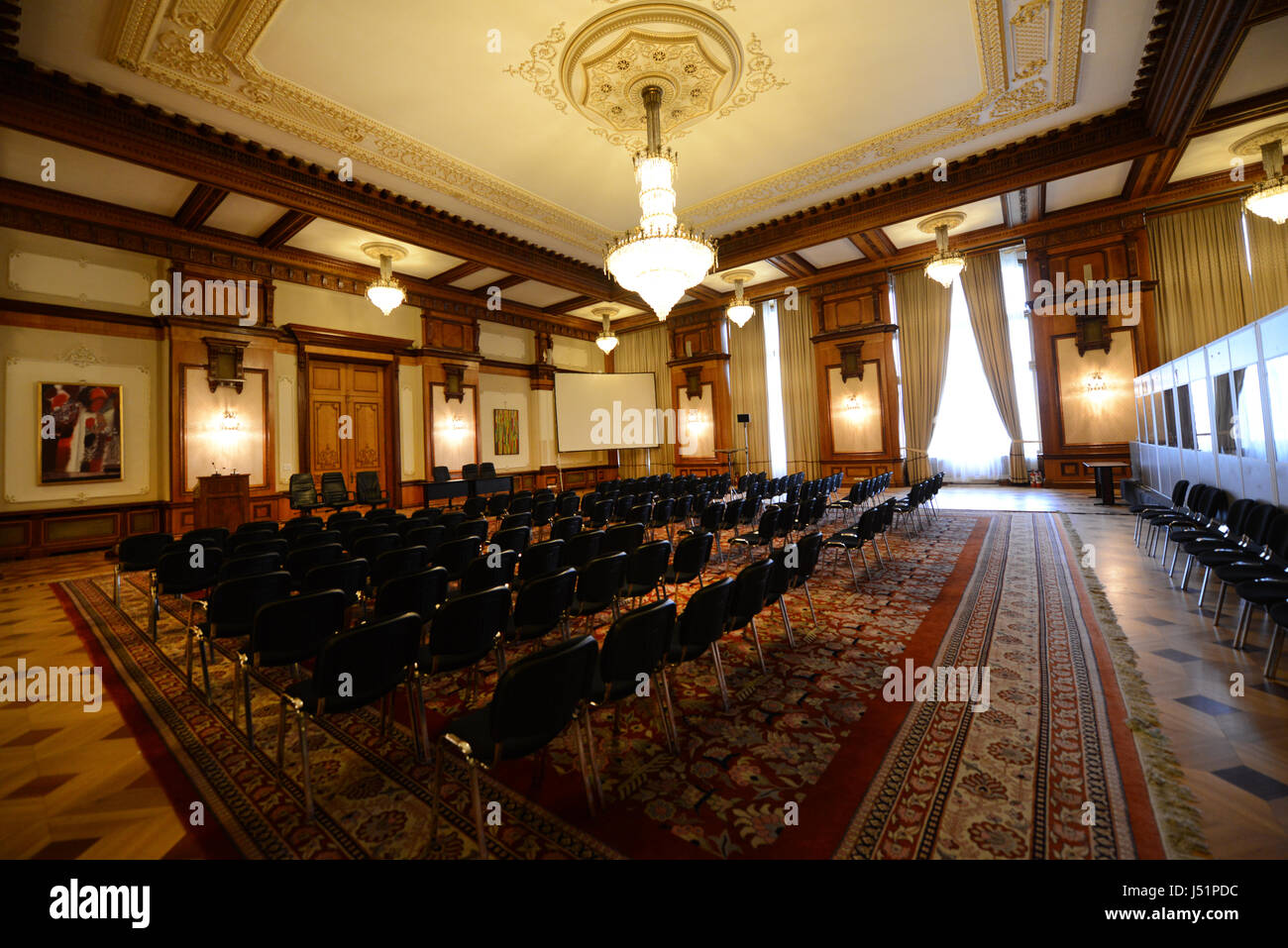 Interior palace parliament in bucharest -Fotos und -Bildmaterial in ...