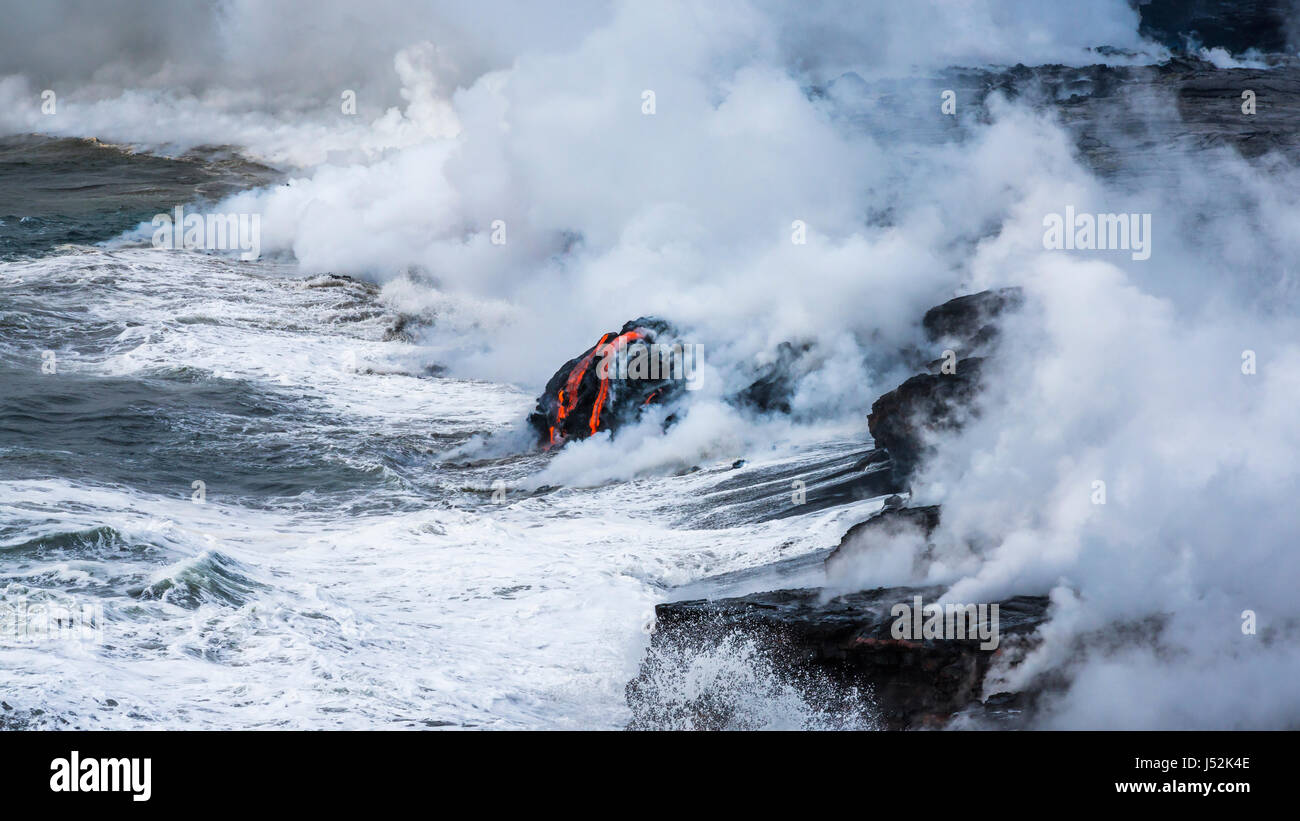 Kamokuna Lavastrom in den Pazifik, Hawaii Volcanoes National Park, The ...