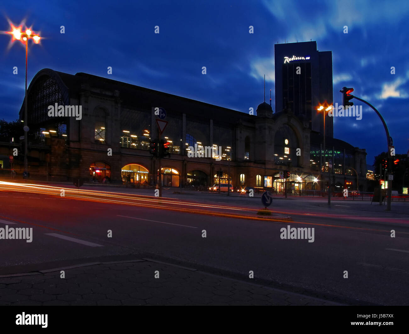 Hamburg dammtor bahnhof -Fotos und -Bildmaterial in hoher Auflösung – Alamy