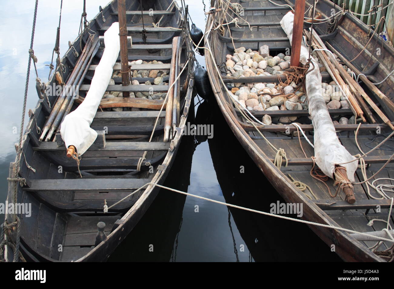 Wikingerschiffe im Hafen Stockfotografie - Alamy