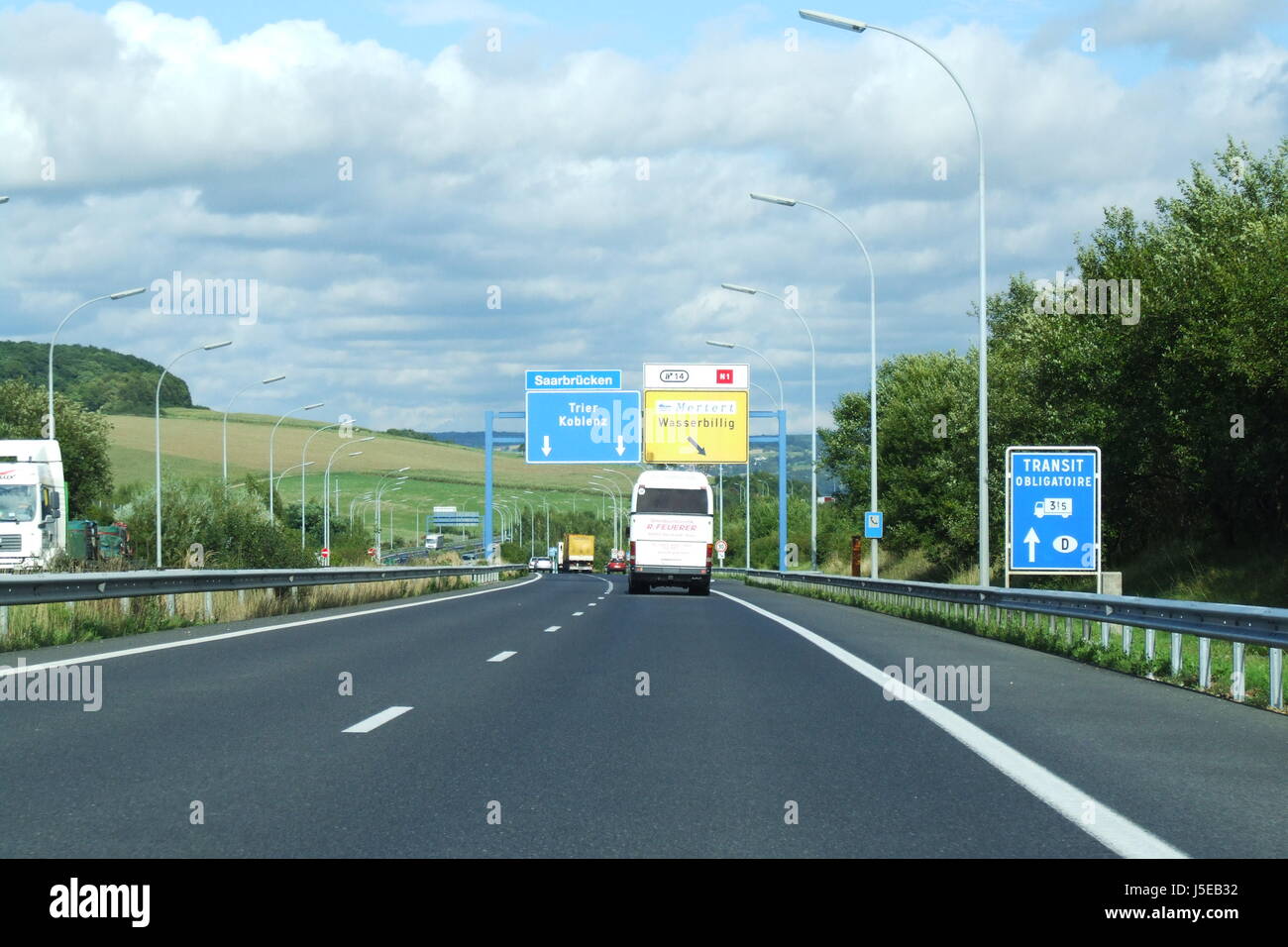 Zeichen signalisieren blau Verkehr Transport Straße Verkehr Asphalt ...