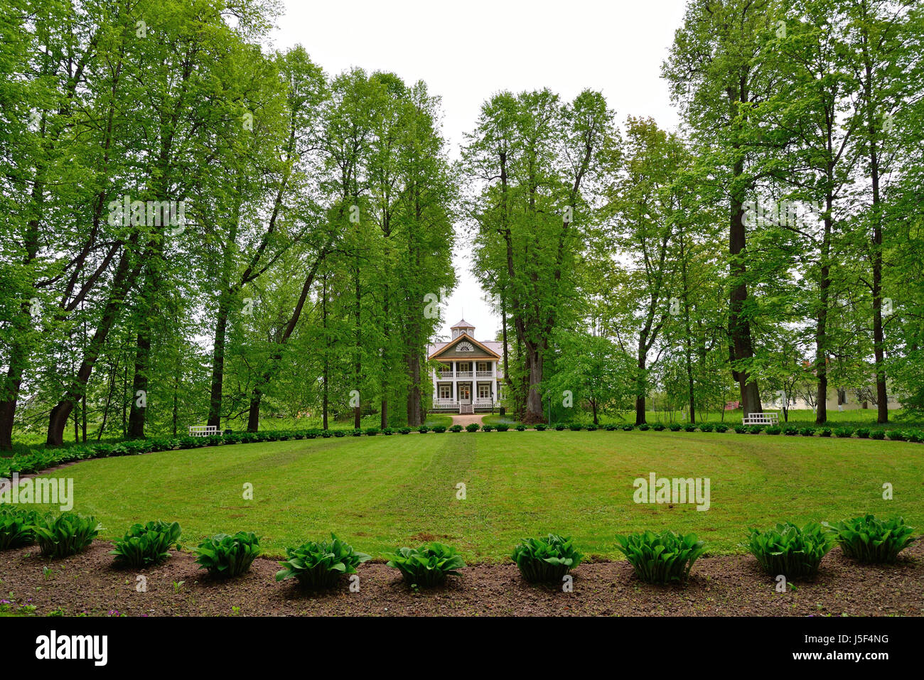 Der Park und die Avenue in das Anwesen, das Haus-Museum von Peter ...