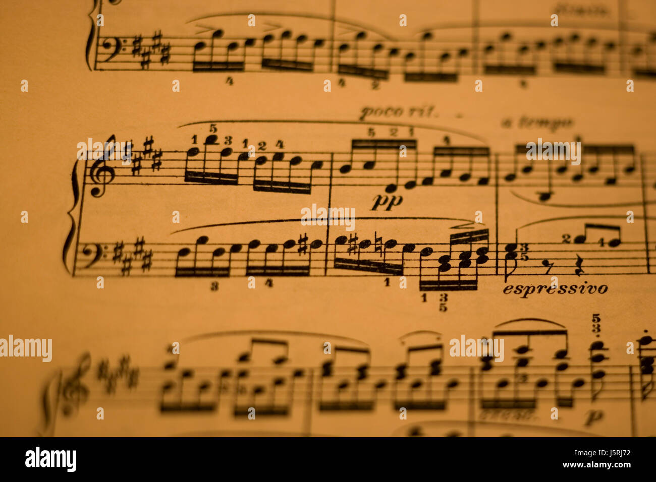 M noten -Fotos und -Bildmaterial in hoher Auflösung – Alamy