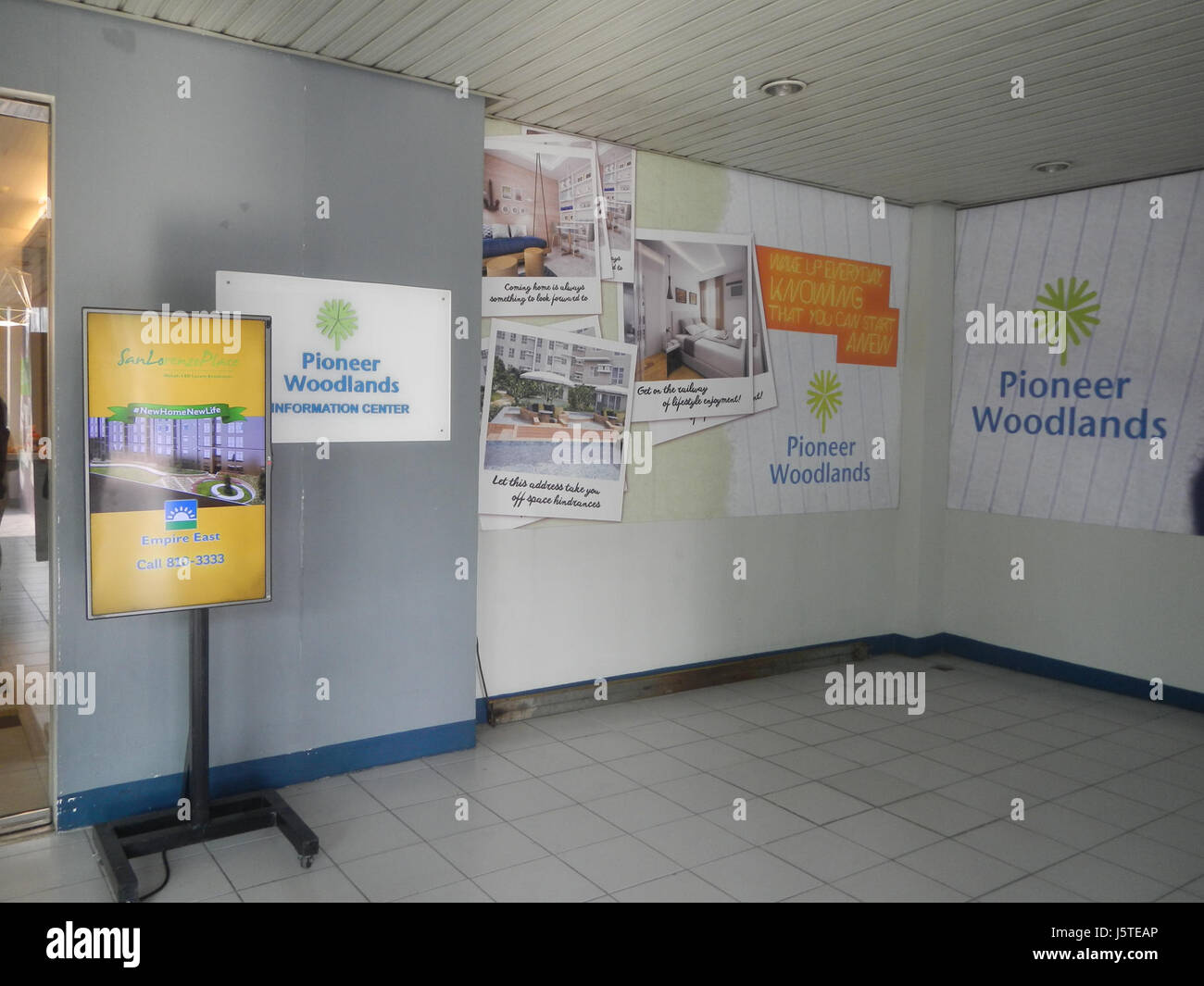 02781 Forum Robinsons Cybergate Malls EDSA Boni Pioneer Woodlands ...