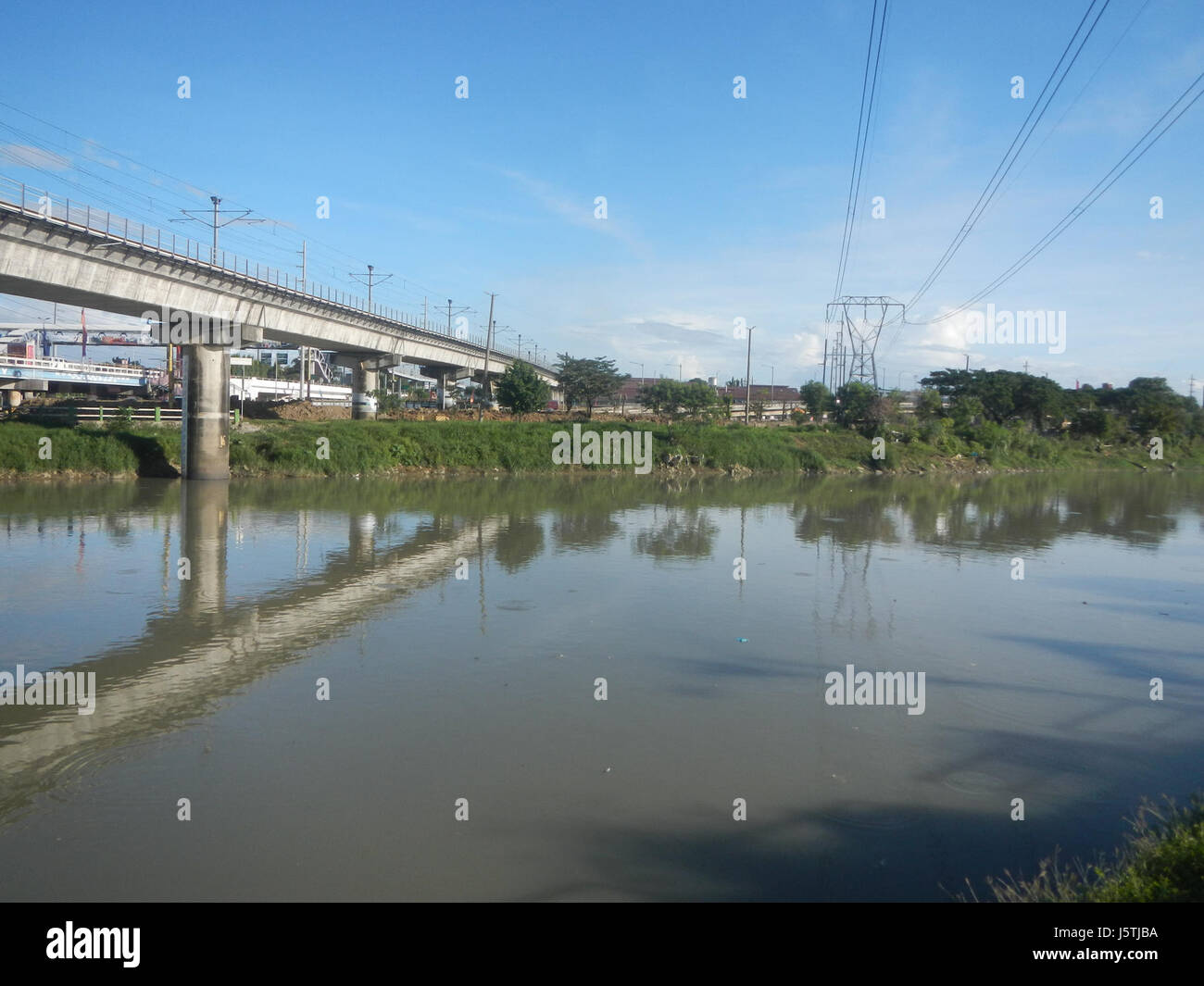 0401 Barangay Industrial Tal komplexe LRT Linie 13 Marcos Brücke ...