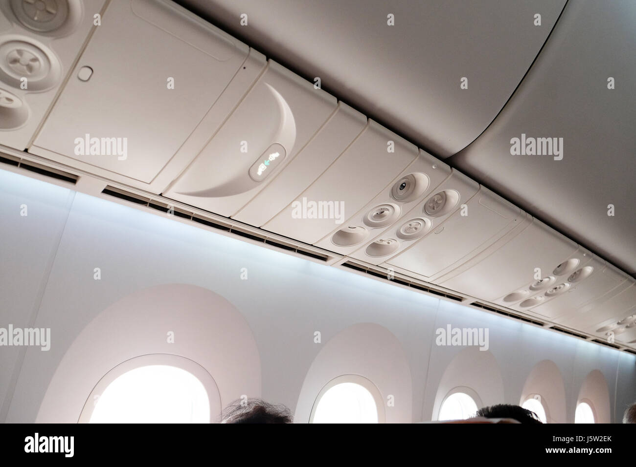 Flugzeug innenraum -Fotos und -Bildmaterial in hoher Auflösung – Alamy