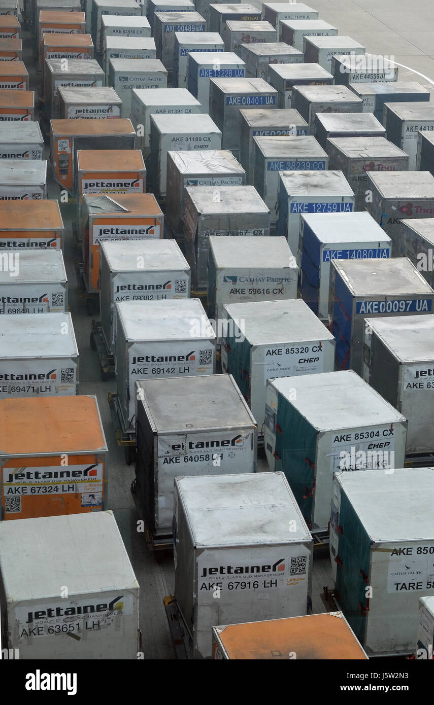 Cargo containers aircraft -Fotos und -Bildmaterial in hoher Auflösung ...
