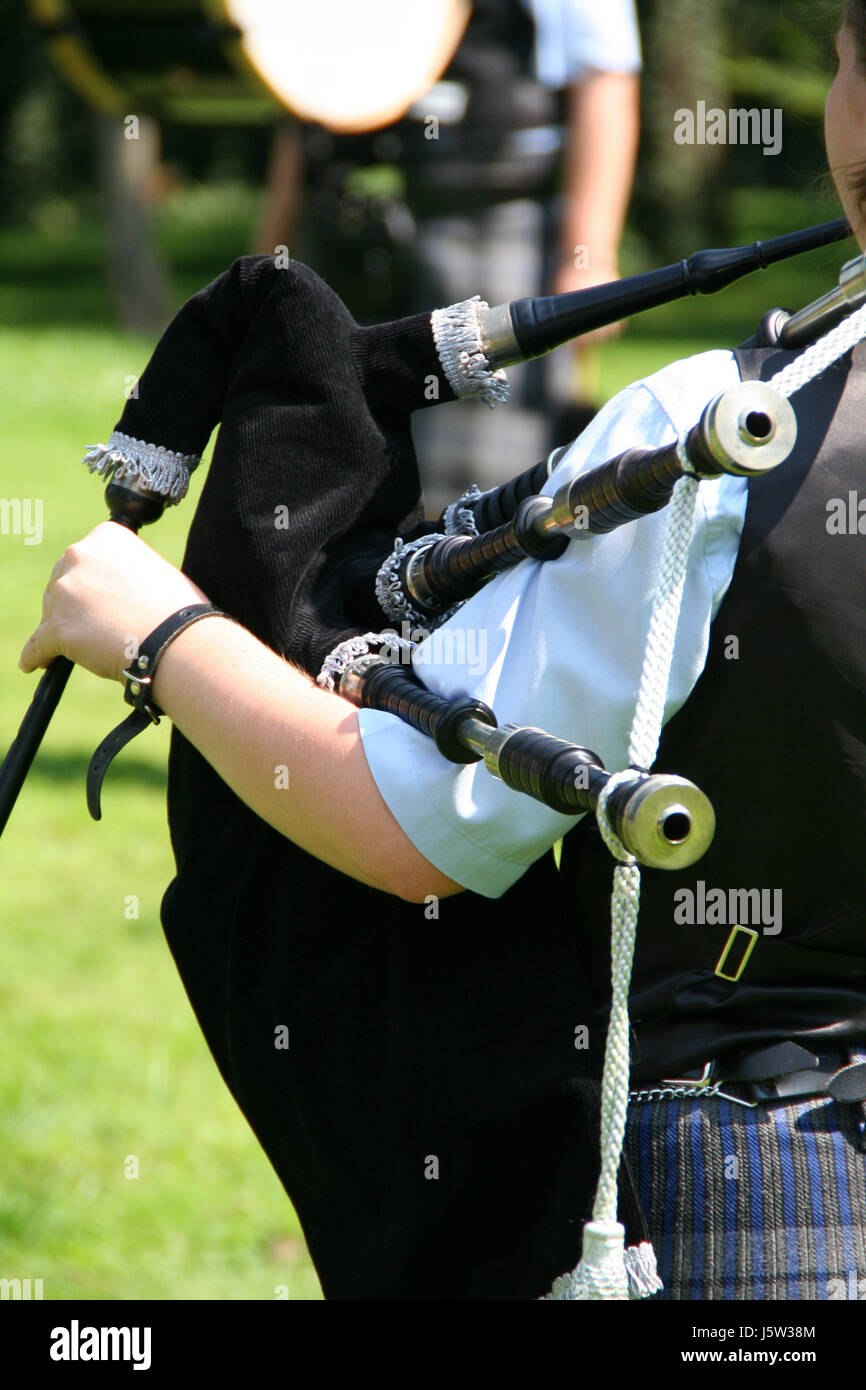 Musiker spielt dudelsack -Fotos und -Bildmaterial in hoher Auflösung ...