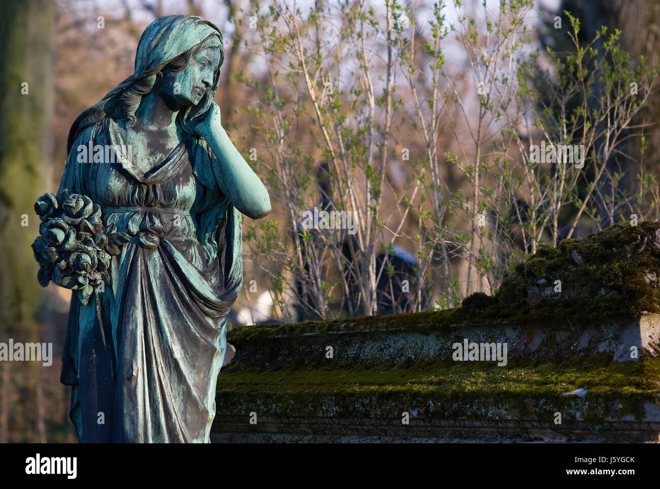 Frau Tod Statue Friedhof Trauer Trauer Beerdigung schwere alte ...