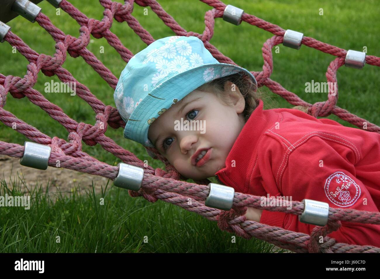 Kinder vertieft -Fotos und -Bildmaterial in hoher Auflösung – Alamy