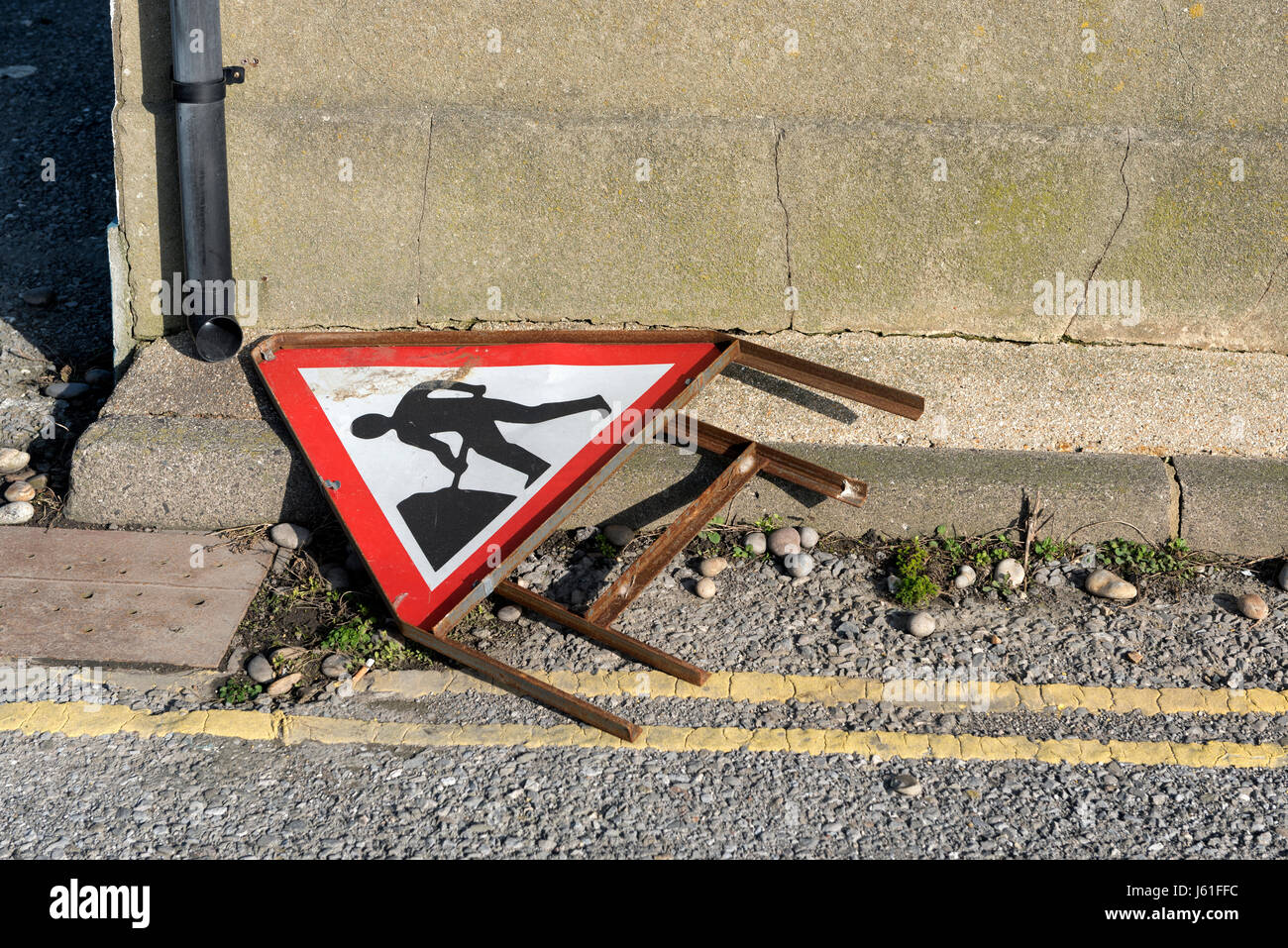 Men at work sign -Fotos und -Bildmaterial in hoher Auflösung – Alamy