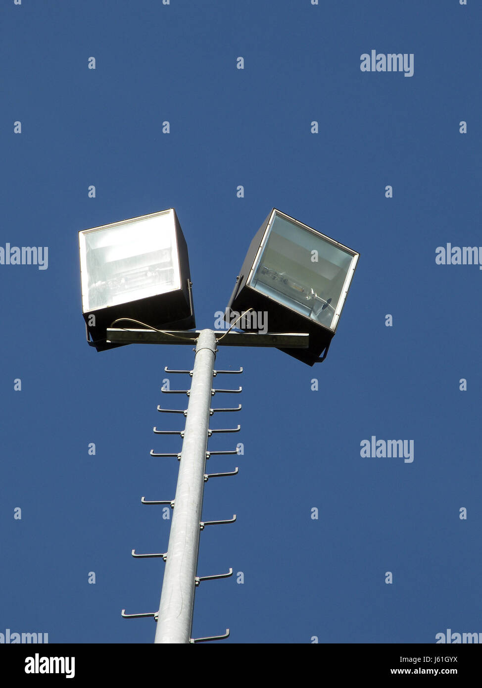 Mast radiator -Fotos und -Bildmaterial in hoher Auflösung – Alamy