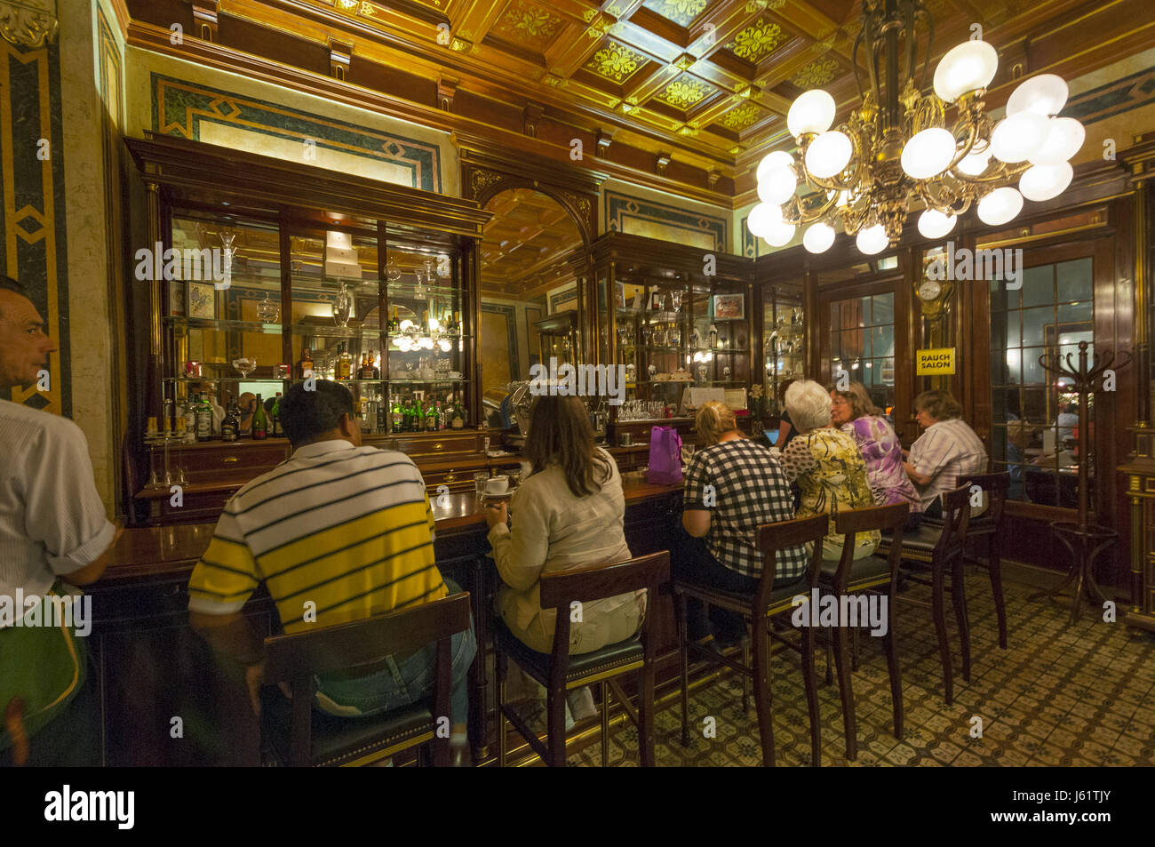 Vienna cafe demel -Fotos und -Bildmaterial in hoher Auflösung – Alamy