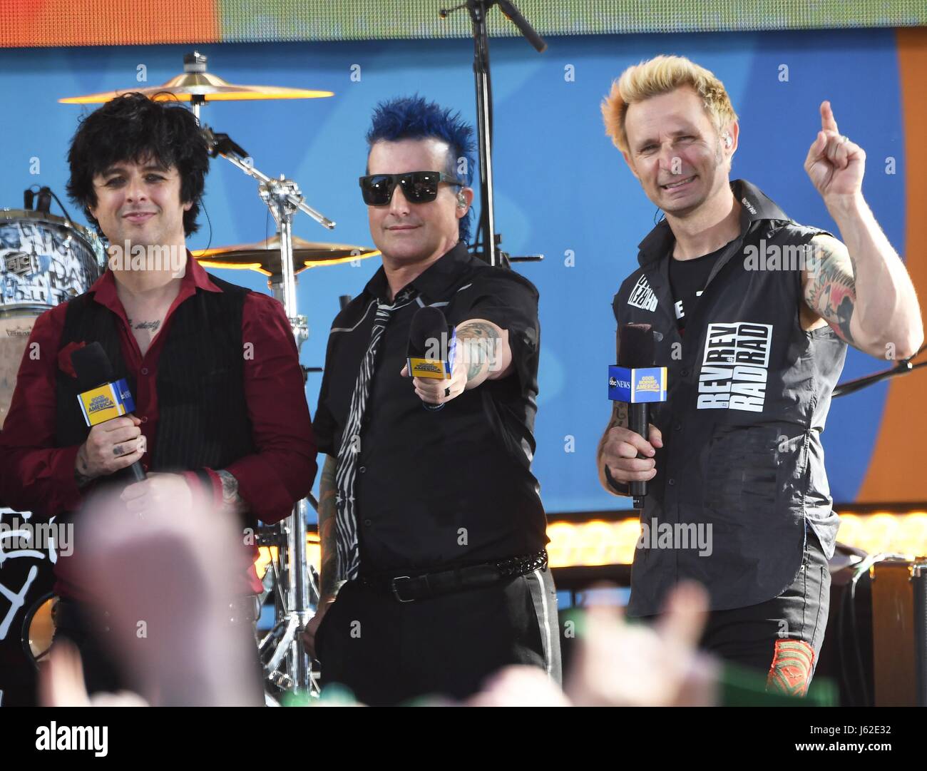 New York, NY, USA. 19. Mai 2017. Billie Jo Armstrong; Tre Cool; Mike ...