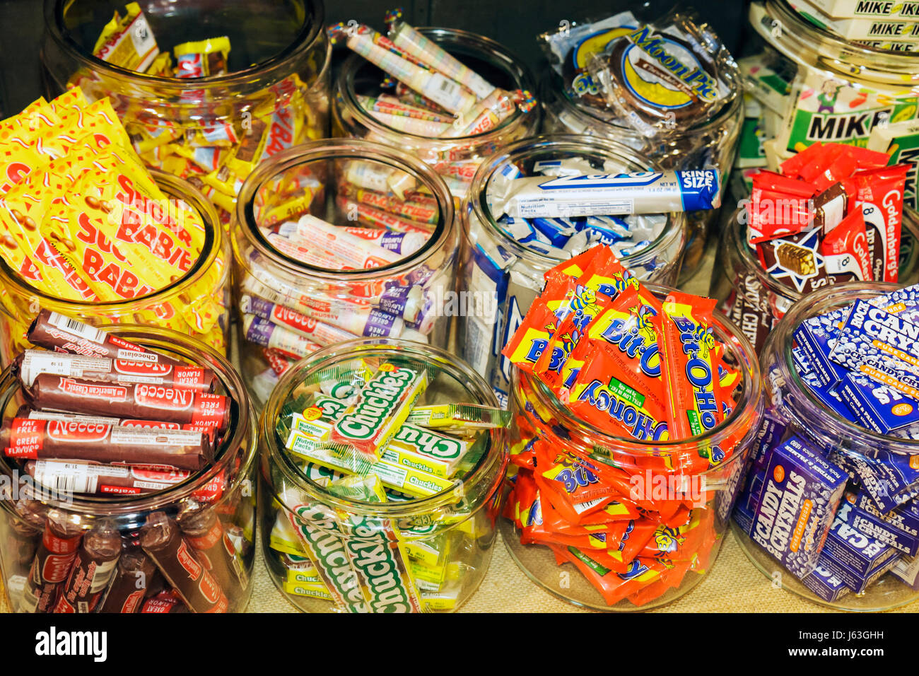 Cracker barrel candy display -Fotos und -Bildmaterial in hoher ...