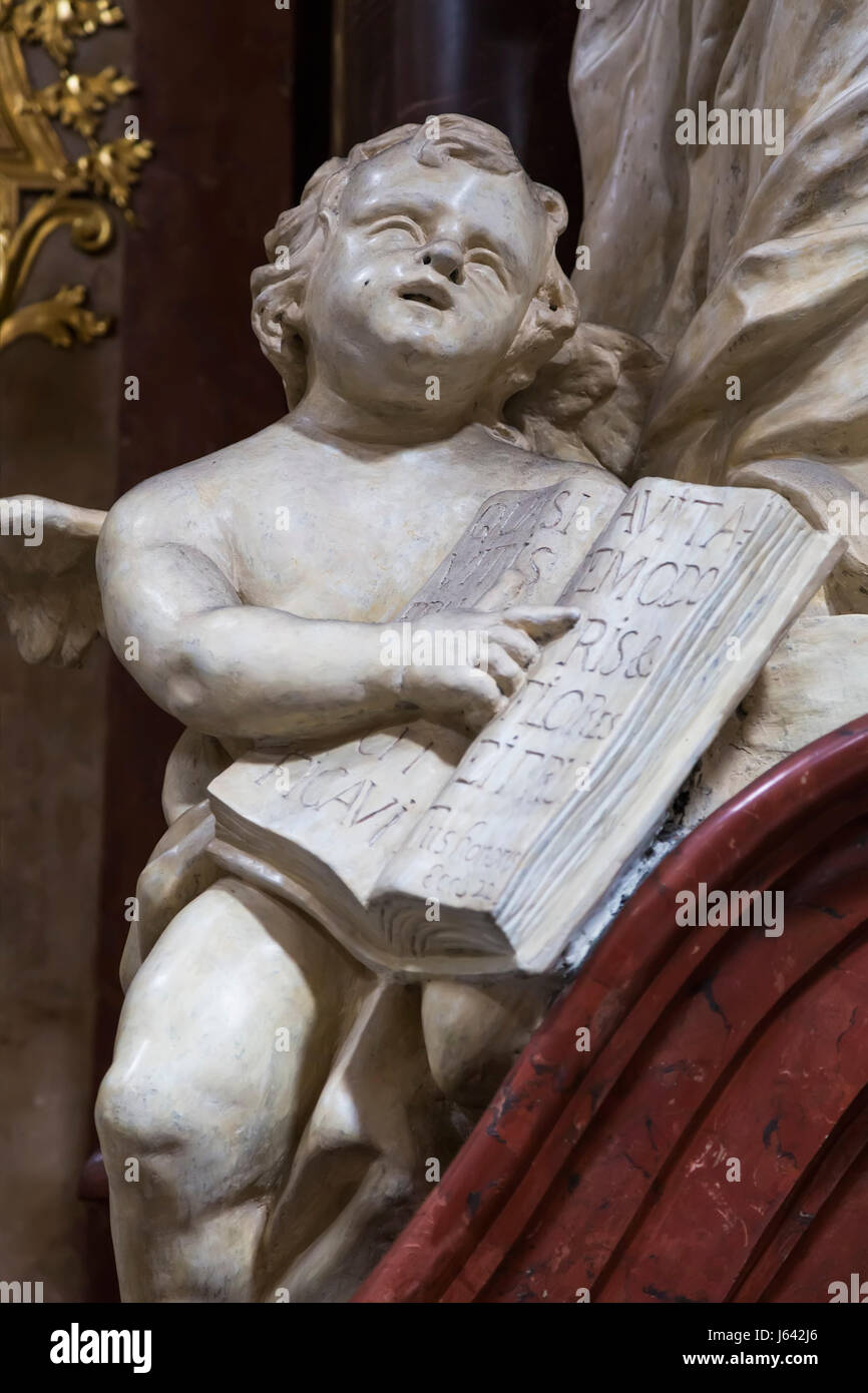 Der engel mit dem buch -Fotos und -Bildmaterial in hoher Auflösung – Alamy