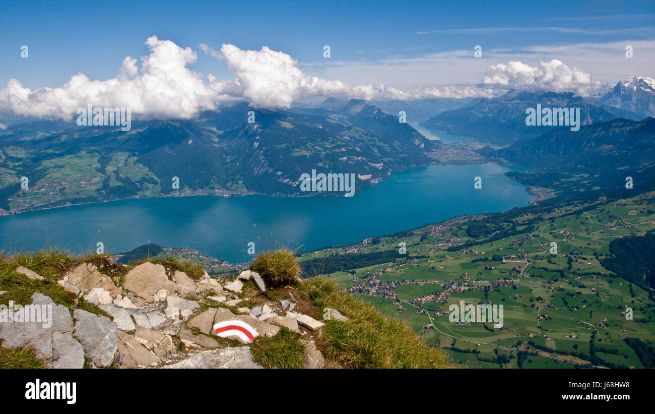Niesen thun schweiz -Fotos und -Bildmaterial in hoher Auflösung – Alamy