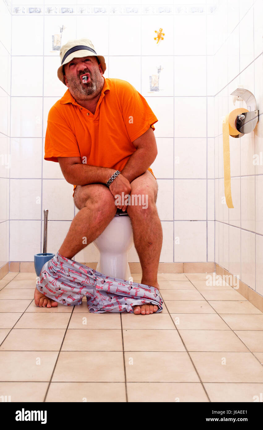 Menschen Mnner Mann Klo Wc Toilette Fotos Und Bildmaterial In Hoher
