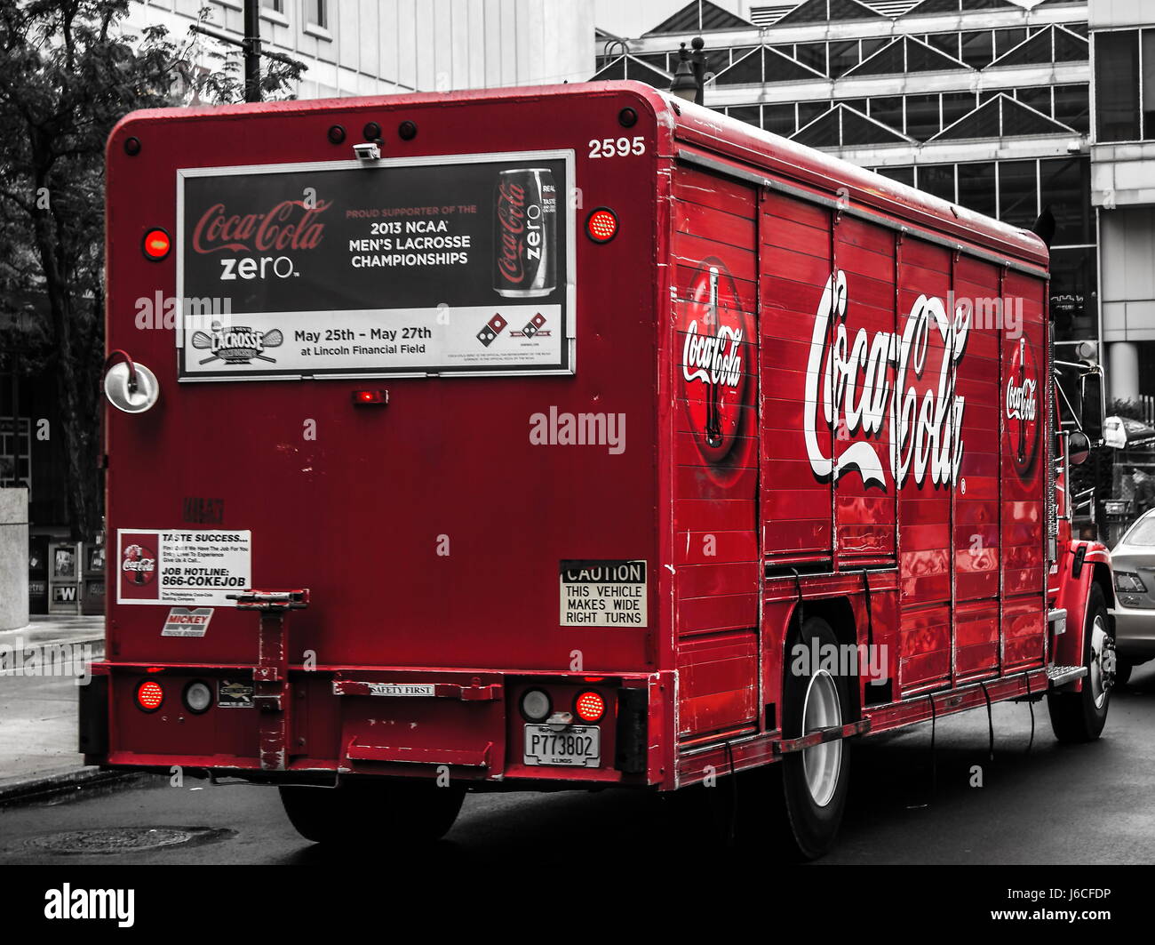 Red coca cola truck -Fotos und -Bildmaterial in hoher Auflösung - Seite ...