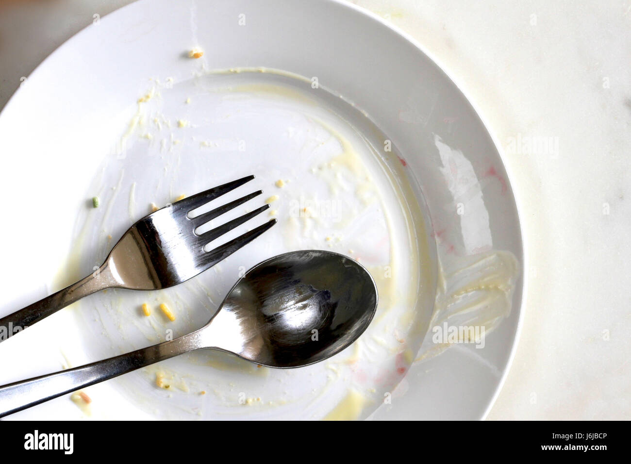 Dirty cutlery -Fotos und -Bildmaterial in hoher Auflösung – Alamy