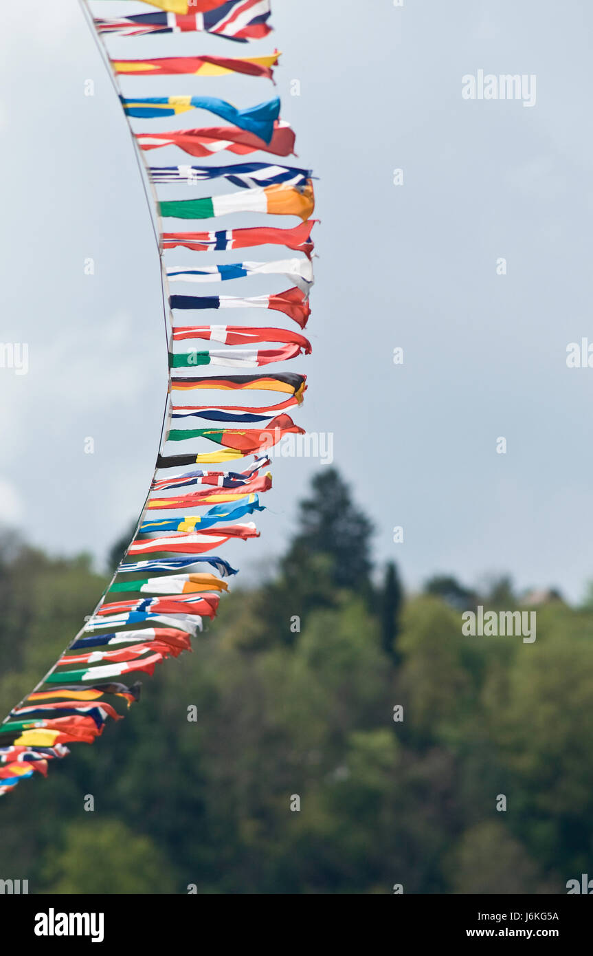 Fahnen europa girlande -Fotos und -Bildmaterial in hoher Auflösung – Alamy