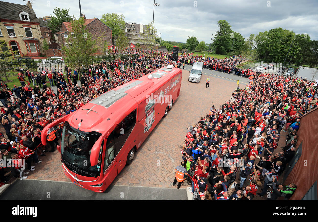 Liverpool team bus -Fotos und -Bildmaterial in hoher Auflösung – Alamy