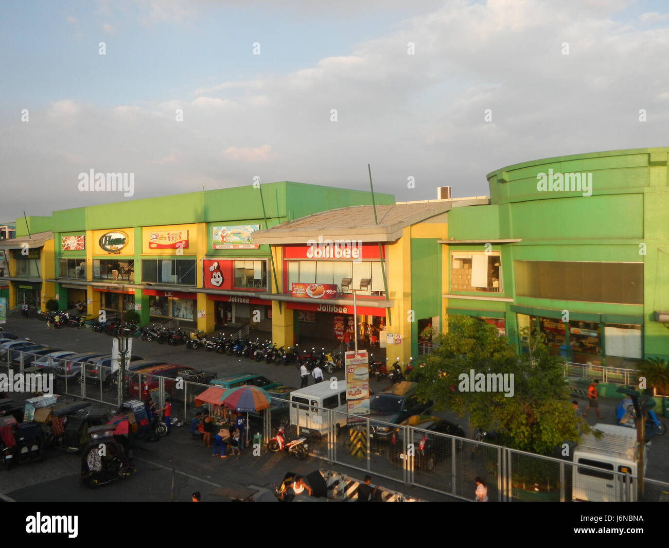 09393 Fußgänger Fußgängerbrücke Puregold Tayuman Juan Luna C-30 ...