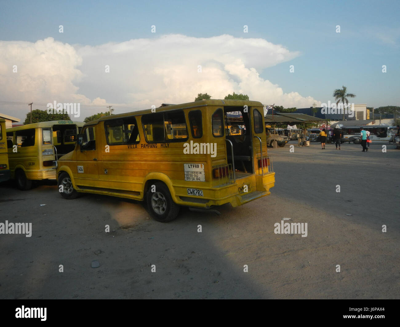 Jeepney terminal -Fotos und -Bildmaterial in hoher Auflösung – Alamy