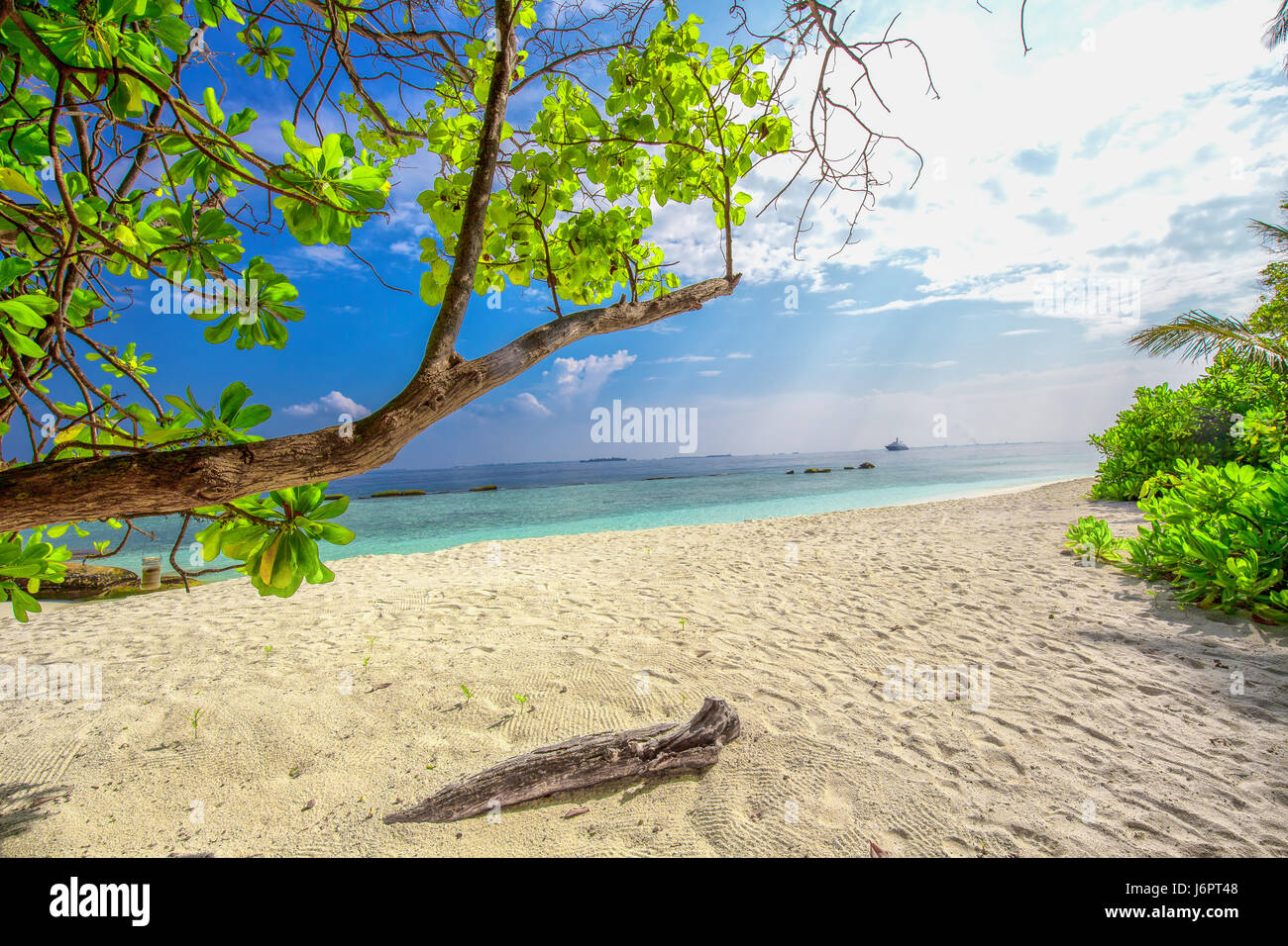 Bungalow insel des menschen -Fotos und -Bildmaterial in hoher Auflösung ...