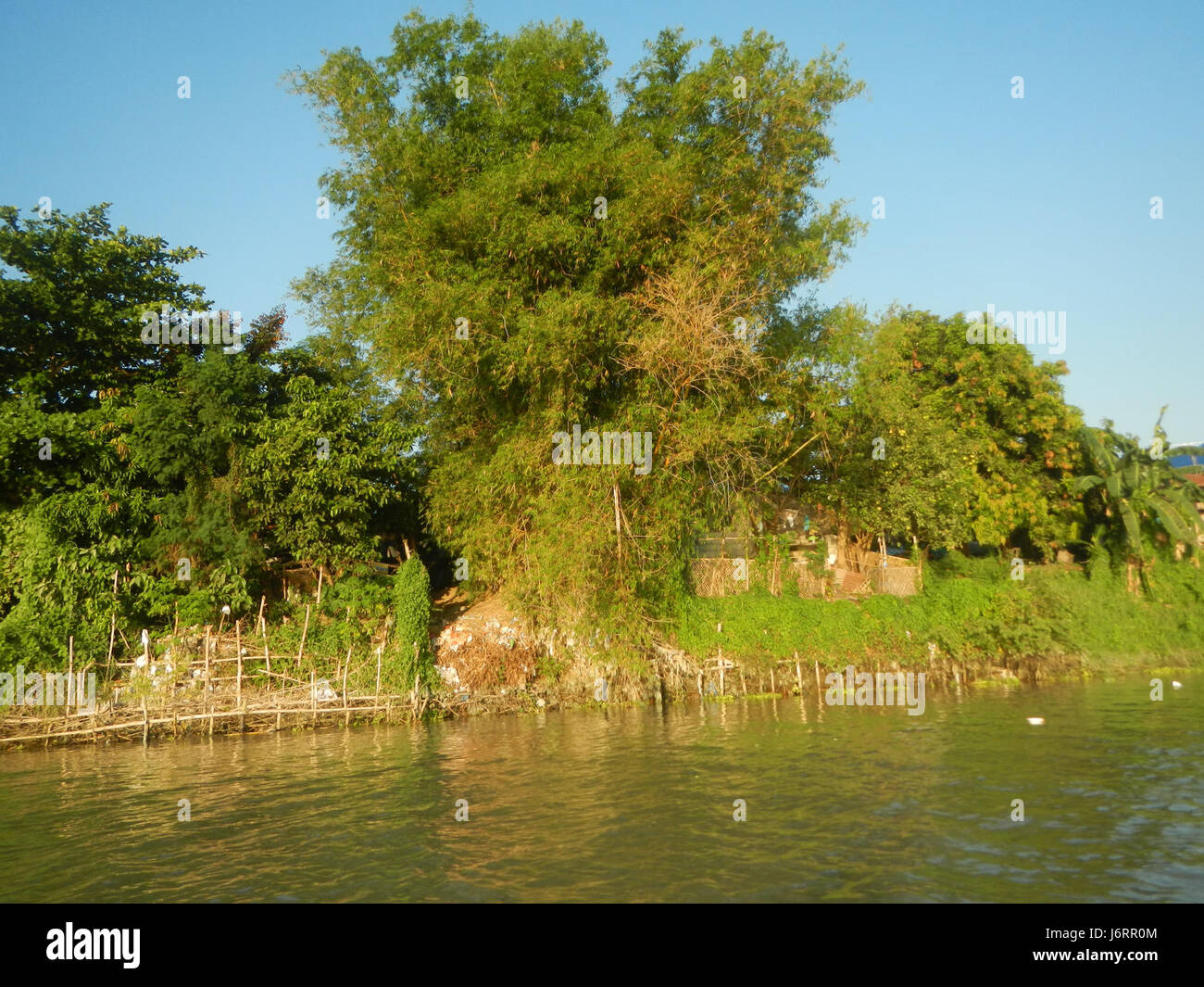 Die Flussviertel Calumpit in Bulacan und Apalit in Pampanga bieten ...
