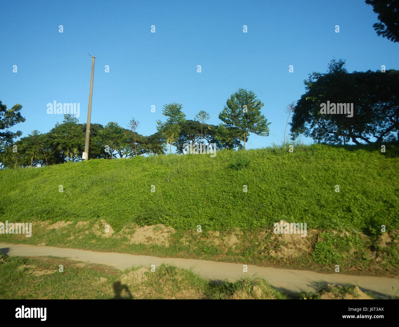 Der Marikina River Park ist ein bedeutendes Wahrzeichen am Ufer des ...