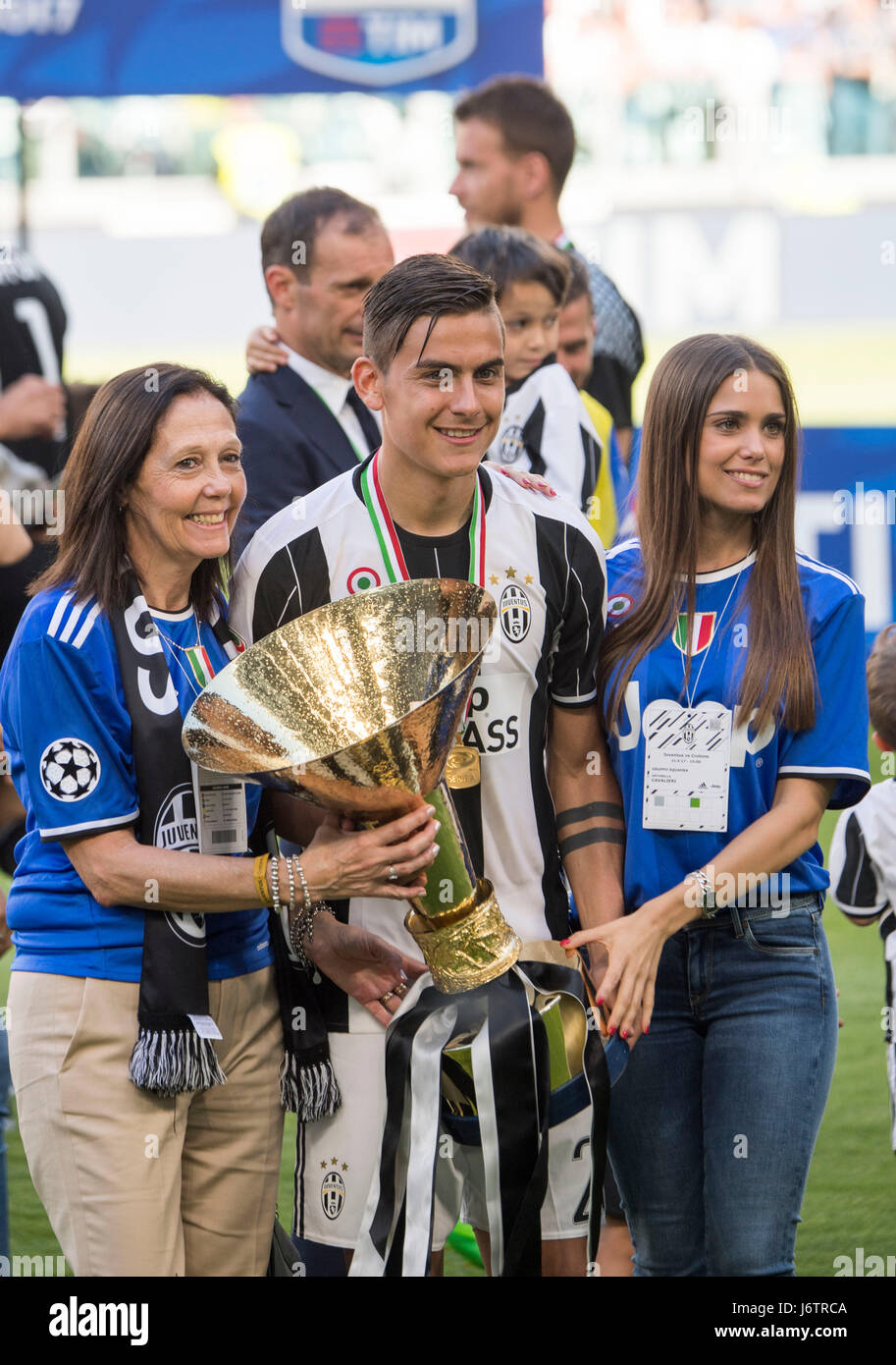 Paulo Dybala Girlfriend Fotos Und Bildmaterial In Hoher Aufl sung Alamy