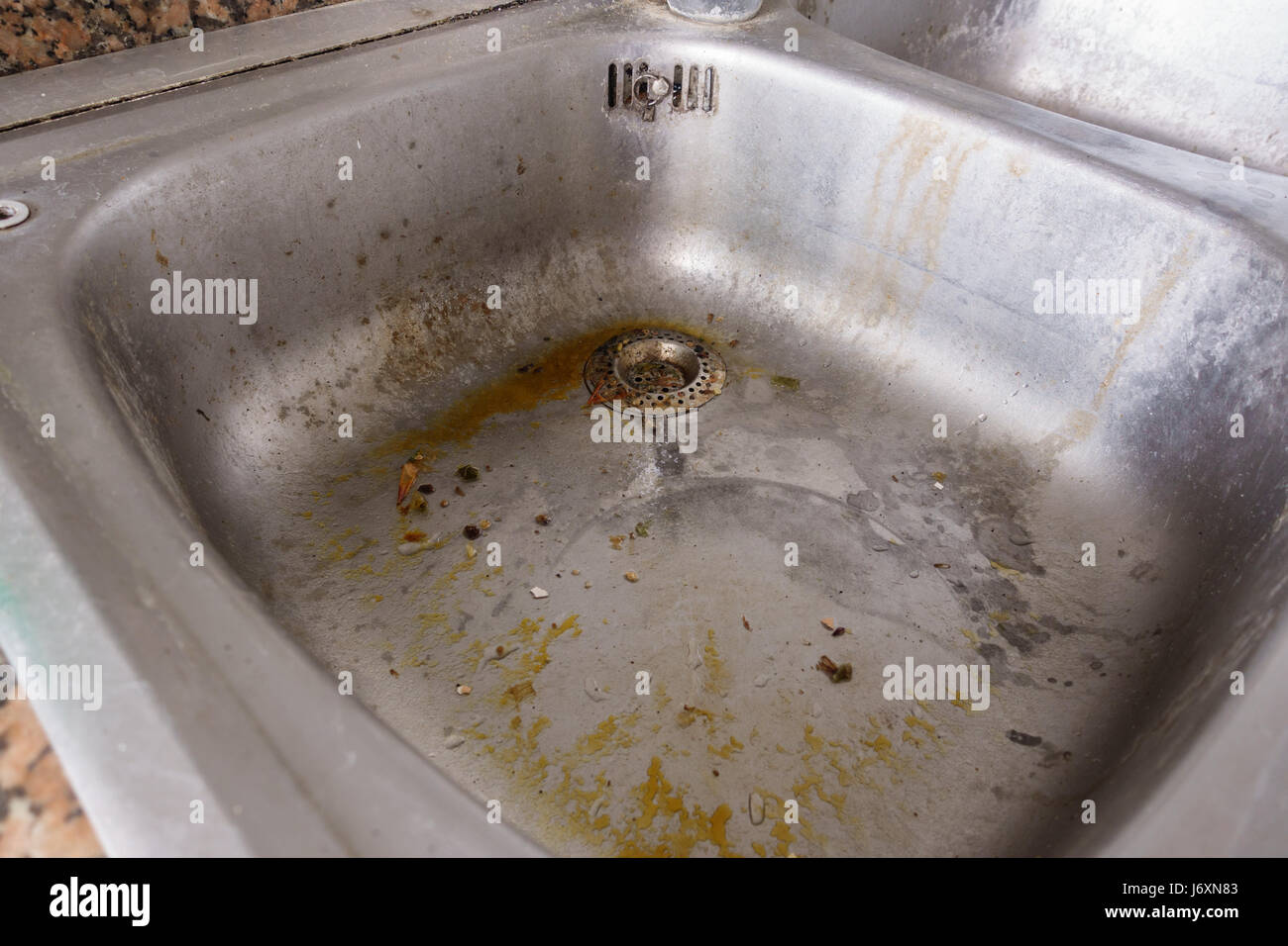 Wirklich schmutzig Edelstahl-Spüle Stockfotografie - Alamy